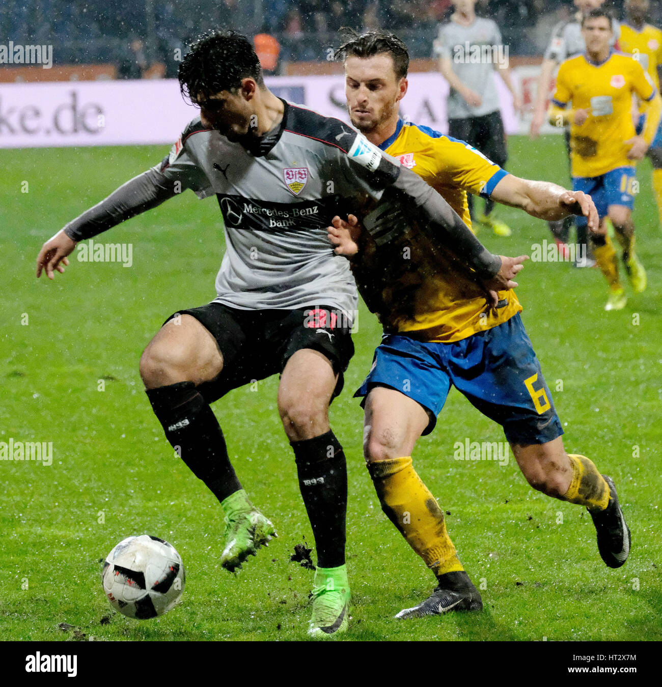 Braunschweig, Germany. 06th Mar, 2017. Braunschweig's Quirin Moll (R ...