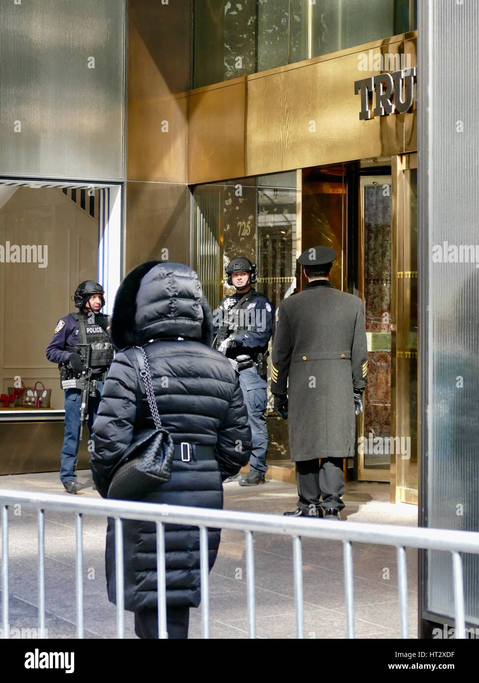 Trump tower new york doors hi-res stock photography and images - Alamy