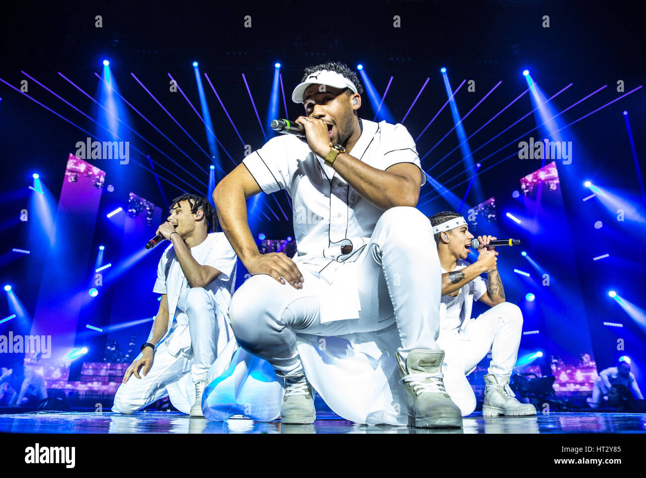 Xfactor stage hi-res stock photography and images - Alamy