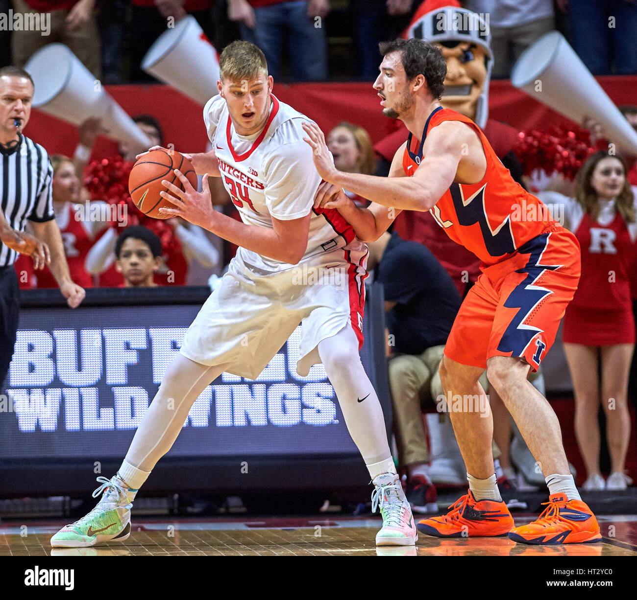 Rutgers' center C.J. Gettys (34) in the low post against Illinois's ...