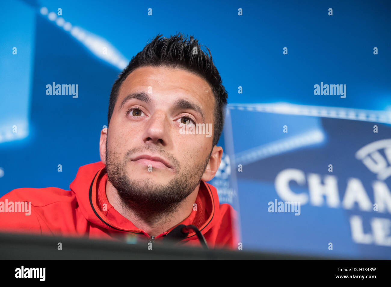 L 32 8 hi-res stock photography and images - Alamy