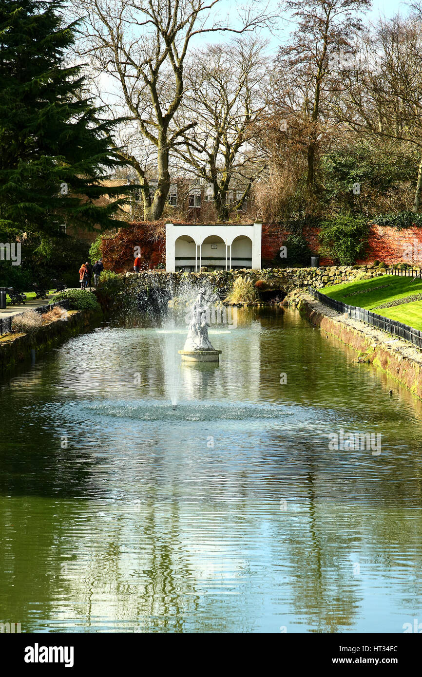 Roundhay park fountain hi-res stock photography and images - Alamy