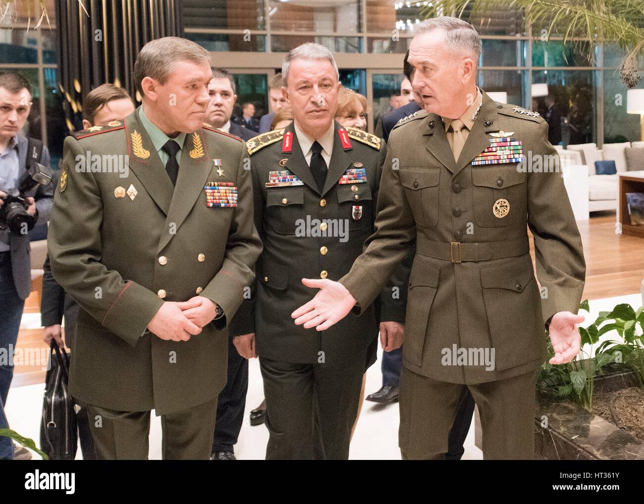 Defense photo marine corps hi-res stock photography and images - Alamy