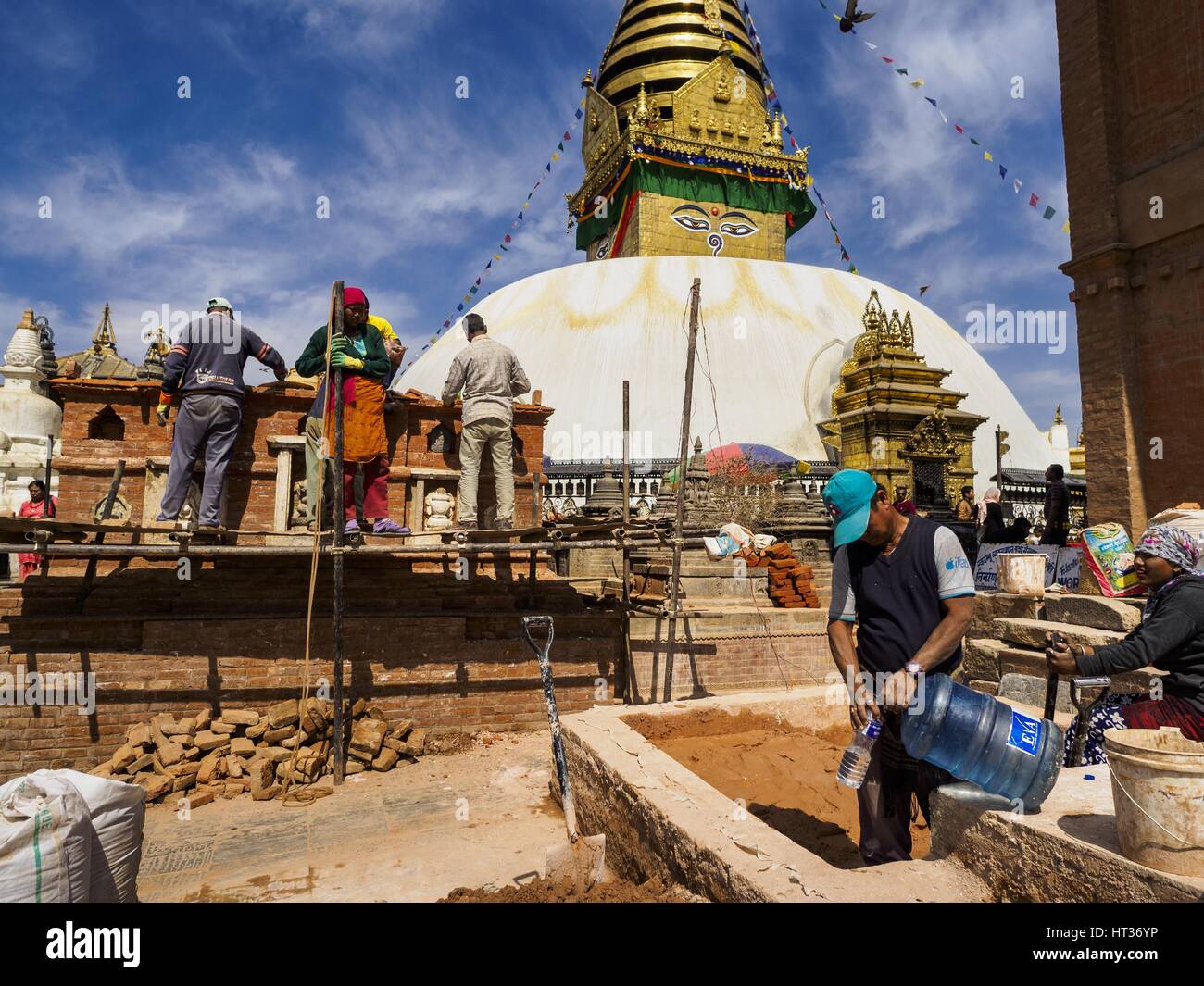 Earthquake recovery hi-res stock photography and images - Alamy