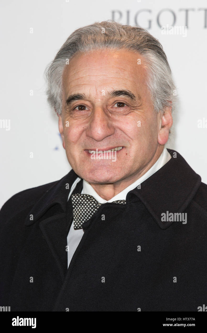 Actor henry goodman hi-res stock photography and images - Alamy