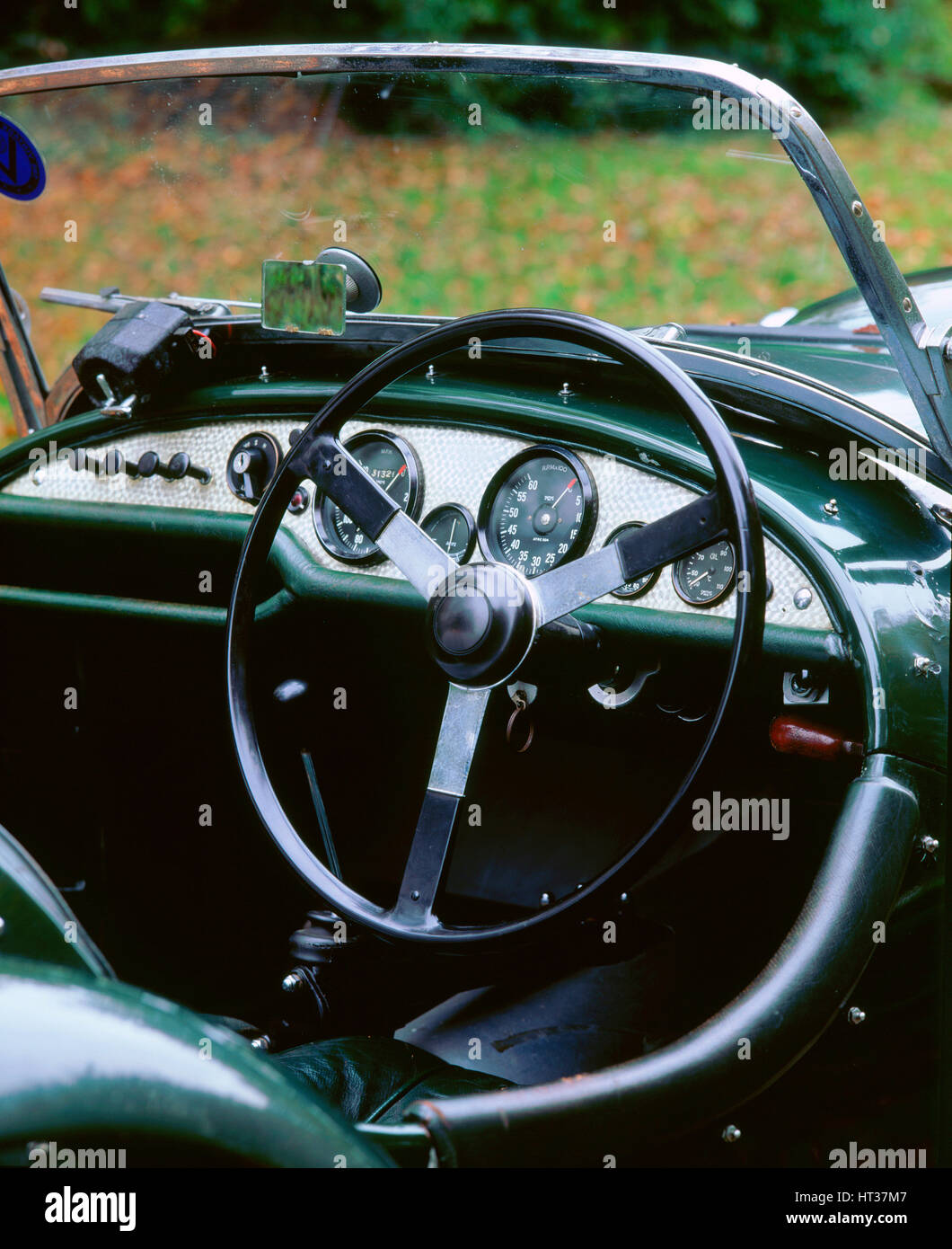 Dashboard classic 1950s british car hi-res stock photography and images ...