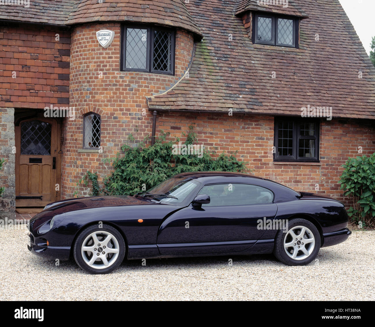 1990s car driveway hi-res stock photography and images - Alamy