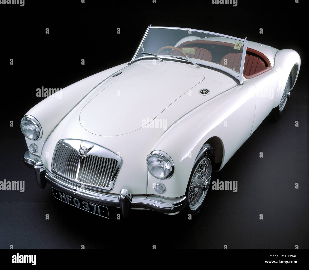 1950s mg convertible car classic hi-res stock photography and images ...