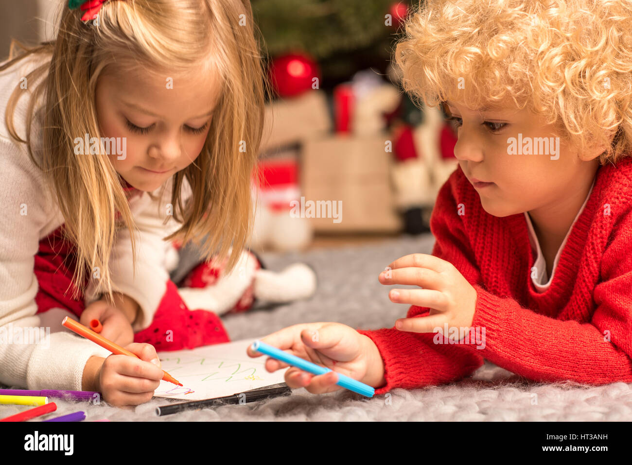 Children drawing picture Stock Photo - Alamy