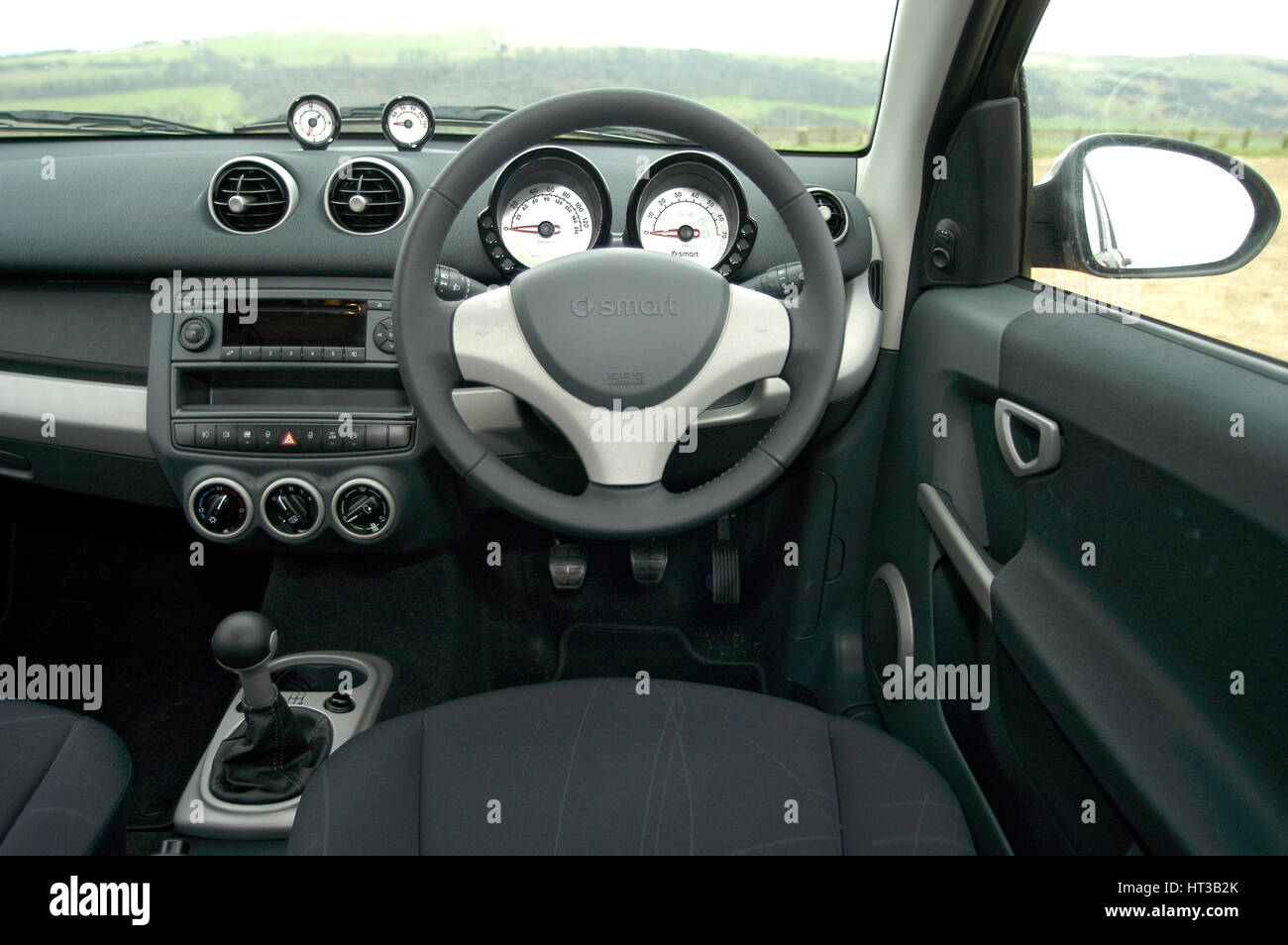 2004 vehicle interior hi-res stock photography and images - Alamy