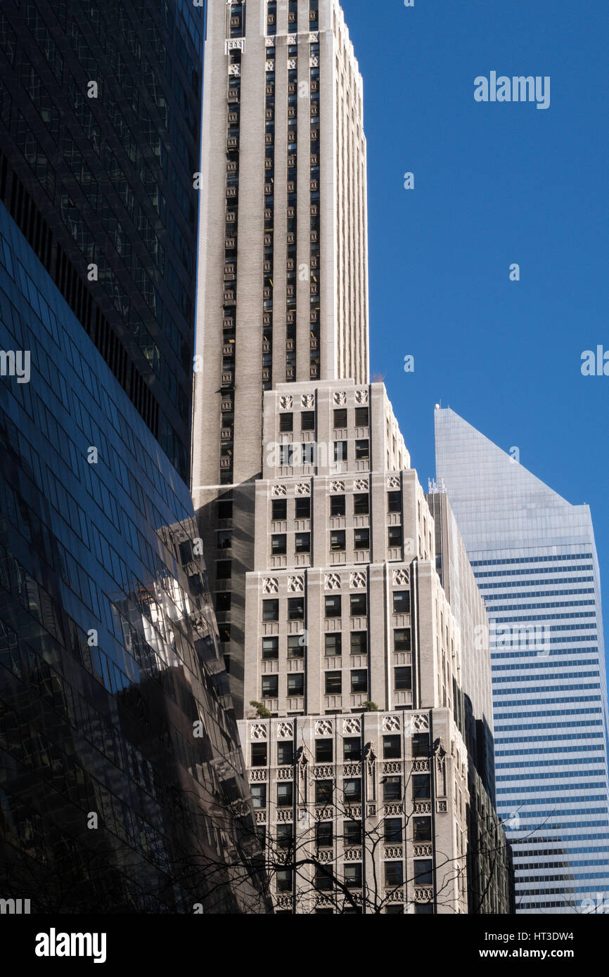 Contrasting Architecture in Midtown Manhattan, NYC, USA Stock Photo - Alamy