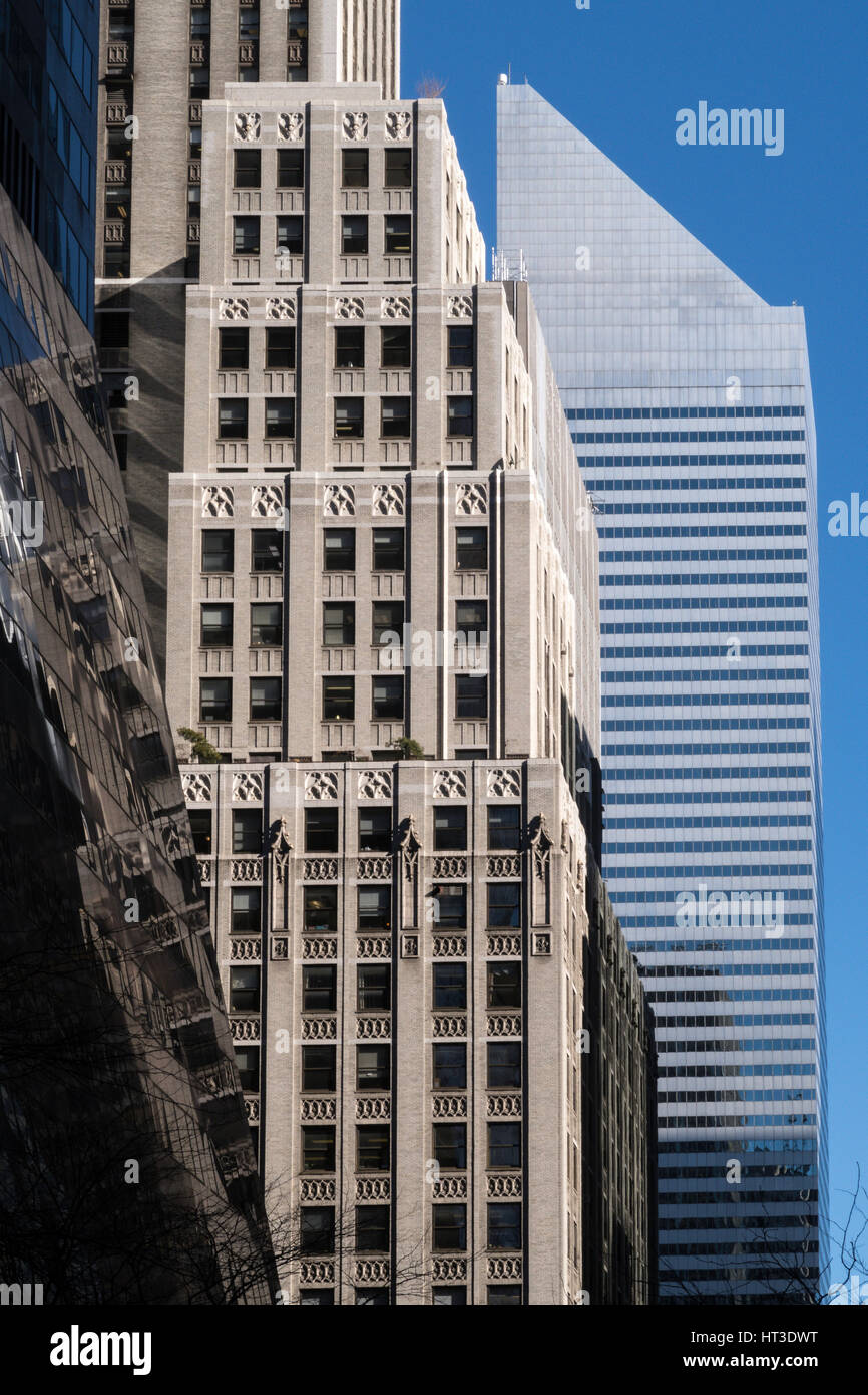 Contrasting Architecture in Midtown Manhattan, NYC, USA Stock Photo - Alamy