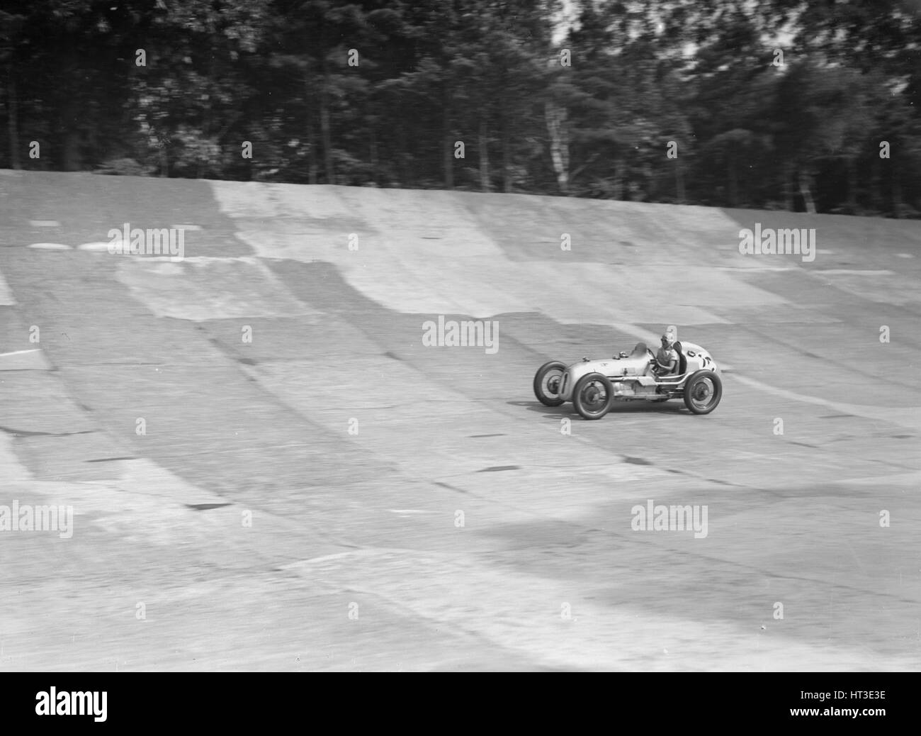 Kay Petre's Austin OHC 744 cc, LCC Relay GP, Brooklands, 26 July 1937 ...