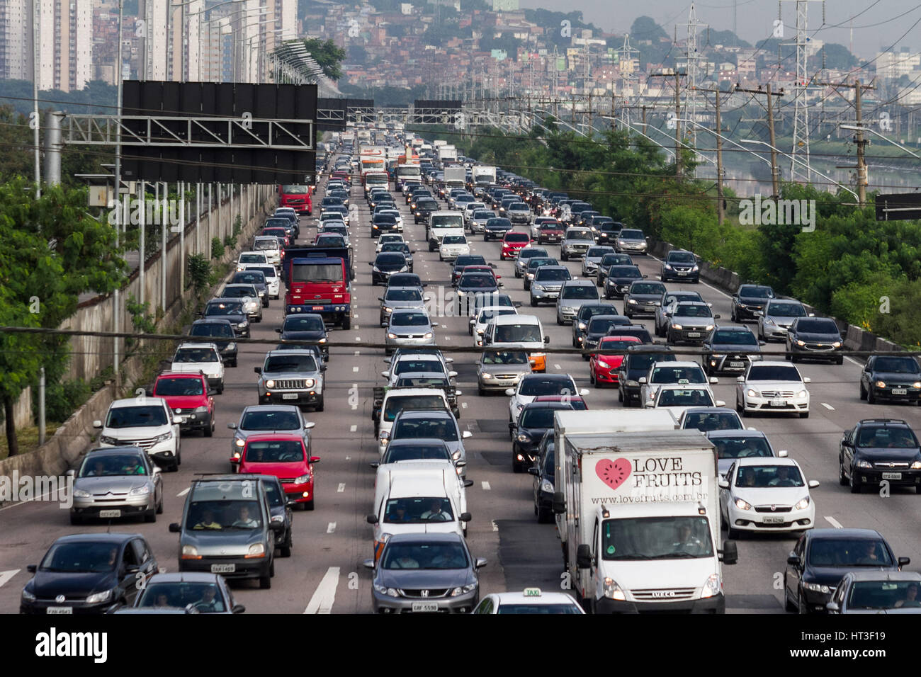São Paulo, Brazil. 06th Mar, 2017. A heavy traffic in the Marginal ...