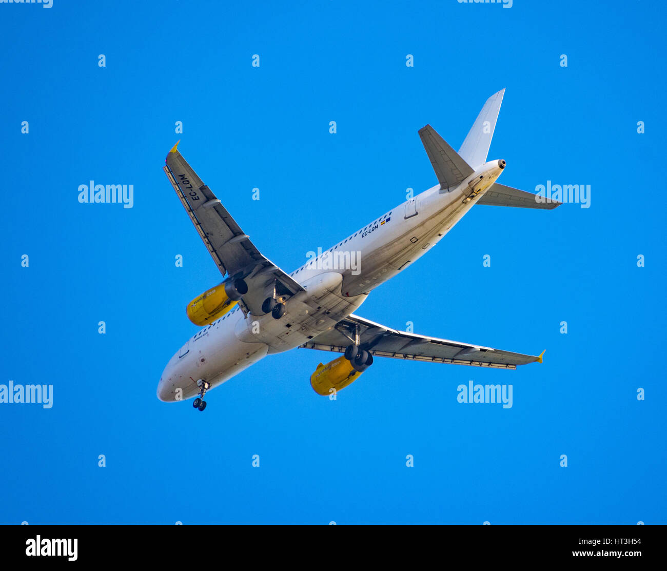 Airbus a320 landing gear hi-res stock photography and images - Alamy