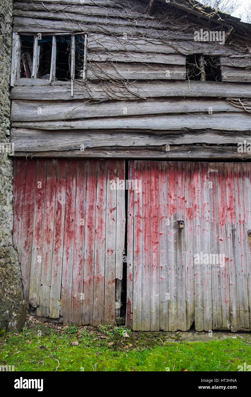 Old English barn Stock Photo - Alamy