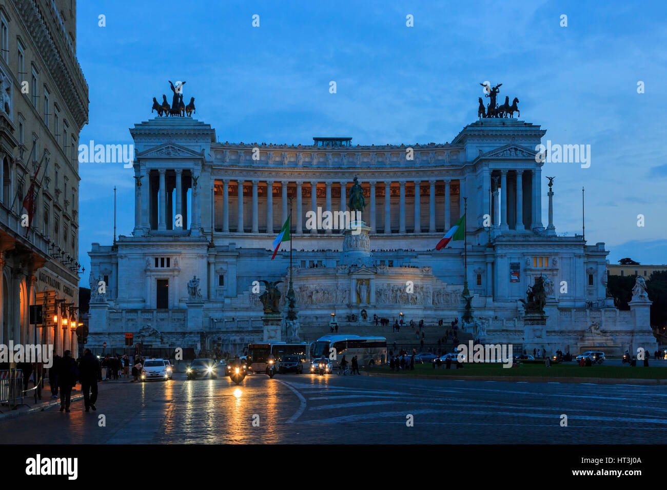 Monumento di Vittorio Emanuele, via Teatro Marcello, Rome, Italy Stock ...