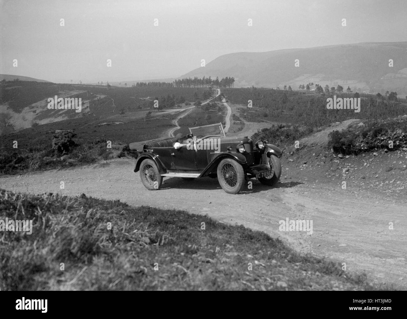 Female driver 1920s hi-res stock photography and images - Alamy