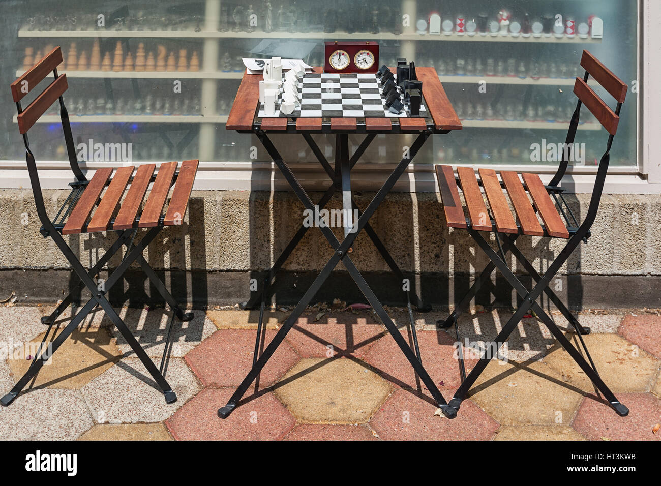 Outdoor chess set hi-res stock photography and images - Alamy