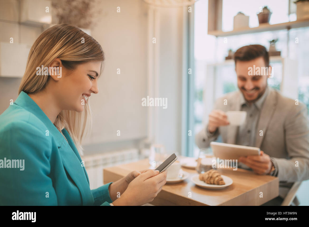 Man tablet coffee break hi-res stock photography and images - Alamy