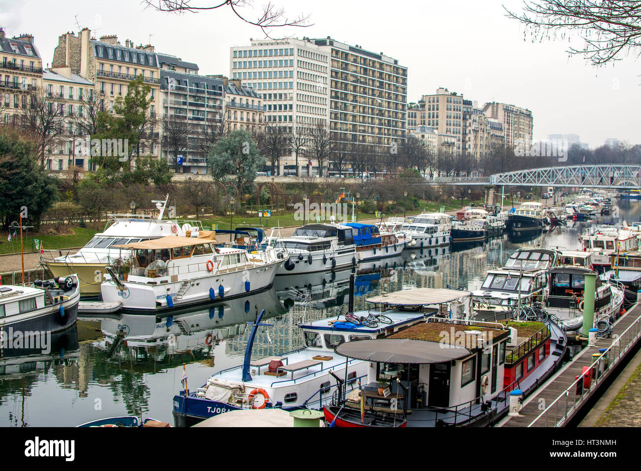 Harbor paris hi-res stock photography and images - Alamy