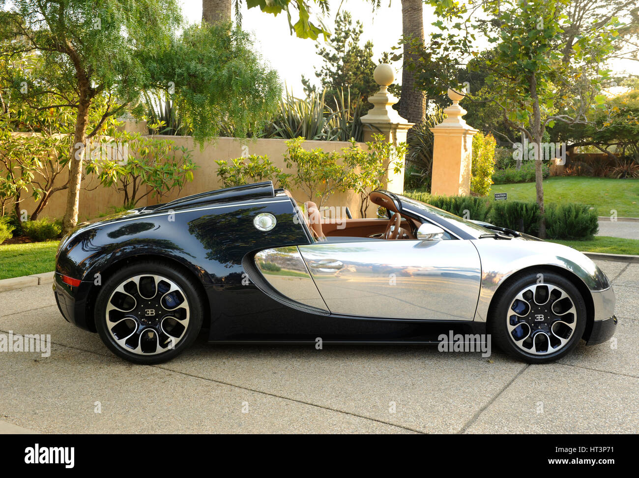 Bugatti veyron side hi-res stock photography and images - Alamy