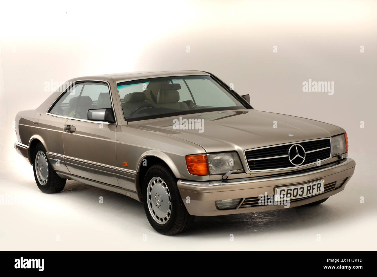 Mercedes 560 hi-res stock photography and images - Alamy