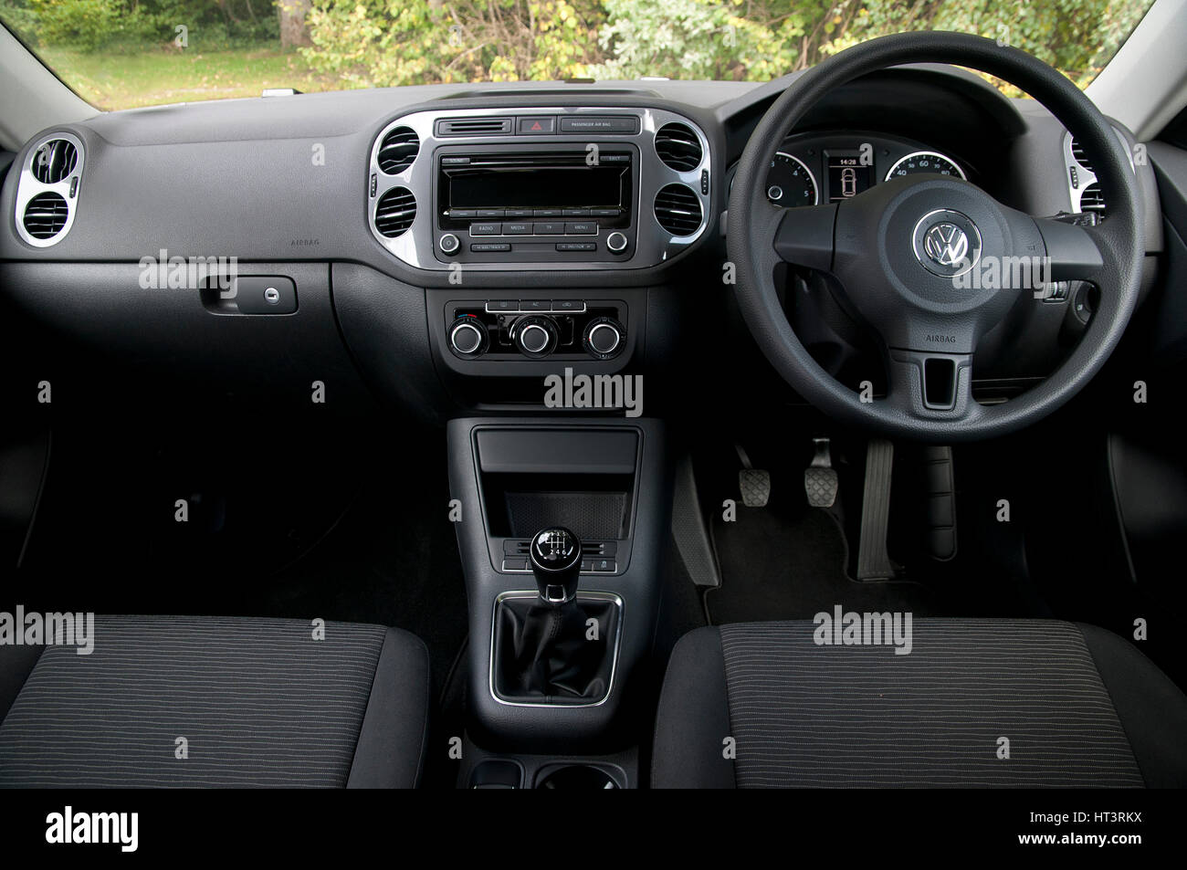 Volkswagen tiguan dashboard hi-res stock photography and images - Alamy