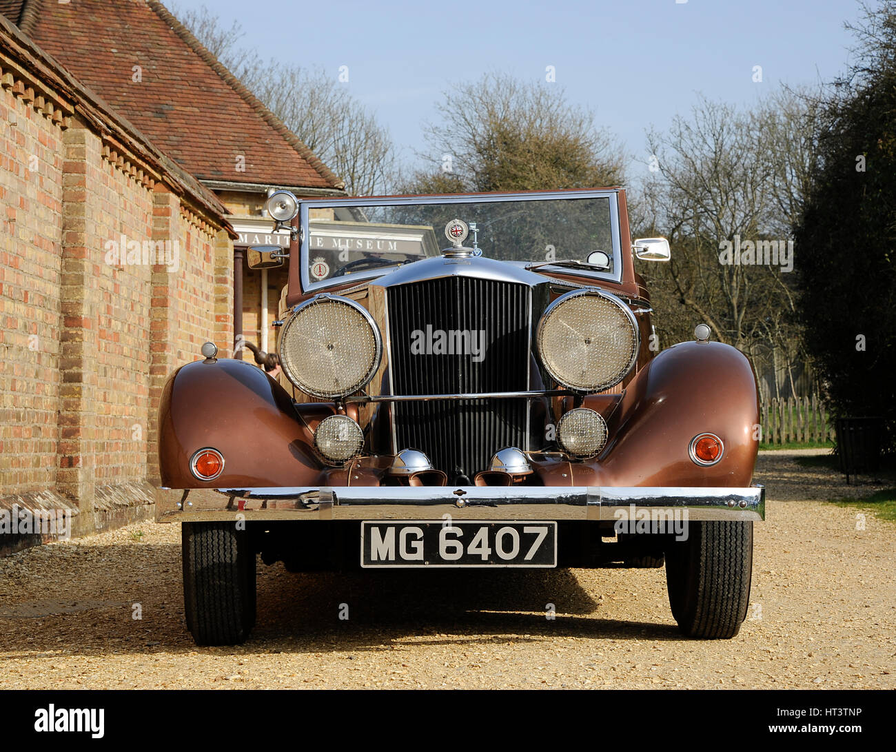 Straight eight motor hi-res stock photography and images - Alamy