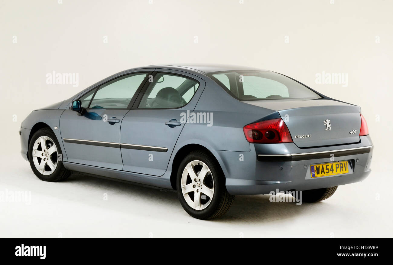 Silver peugeot 407 hi-res stock photography and images - Alamy