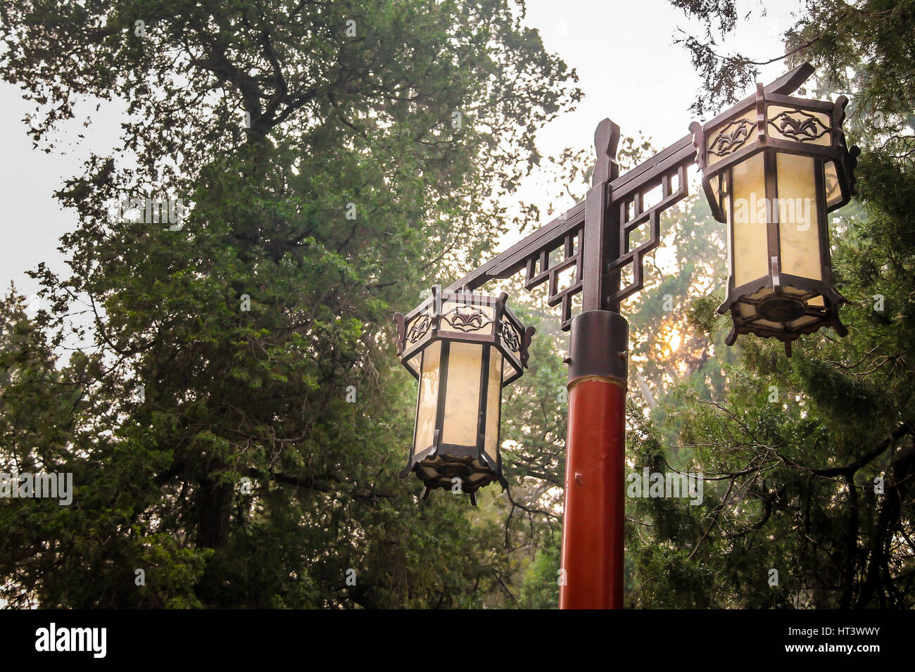 Chinese lamp hi-res stock photography and images - Alamy