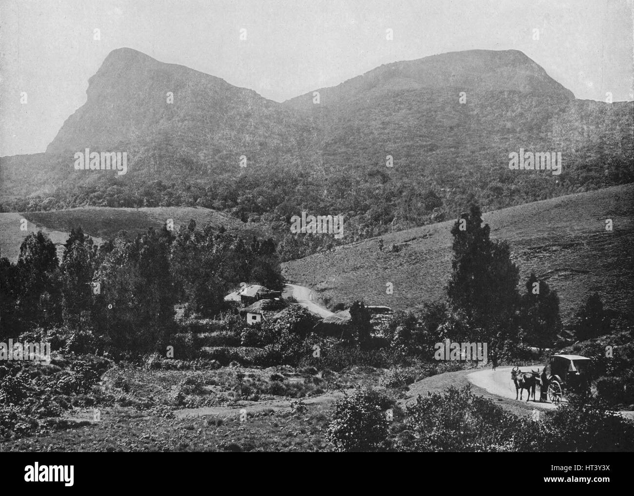 Arial view of road Black and White Stock Photos & Images - Alamy