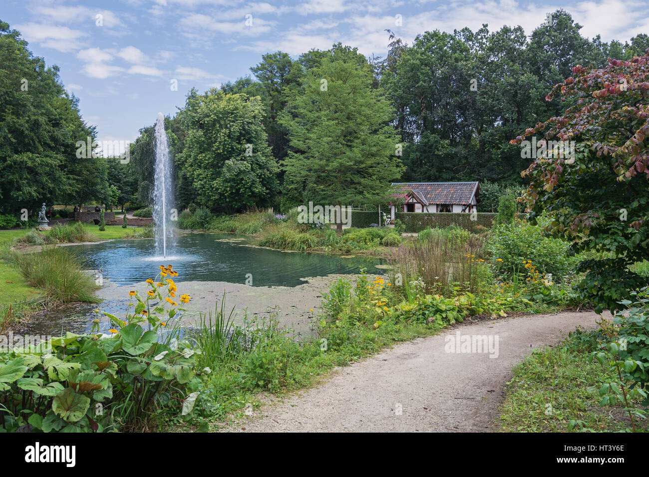 Charming formal garden hedges hi-res stock photography and images - Alamy