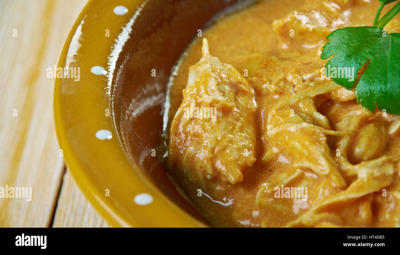 Congo Poulet Nyembwe.African cuisine Stock Photo - Alamy