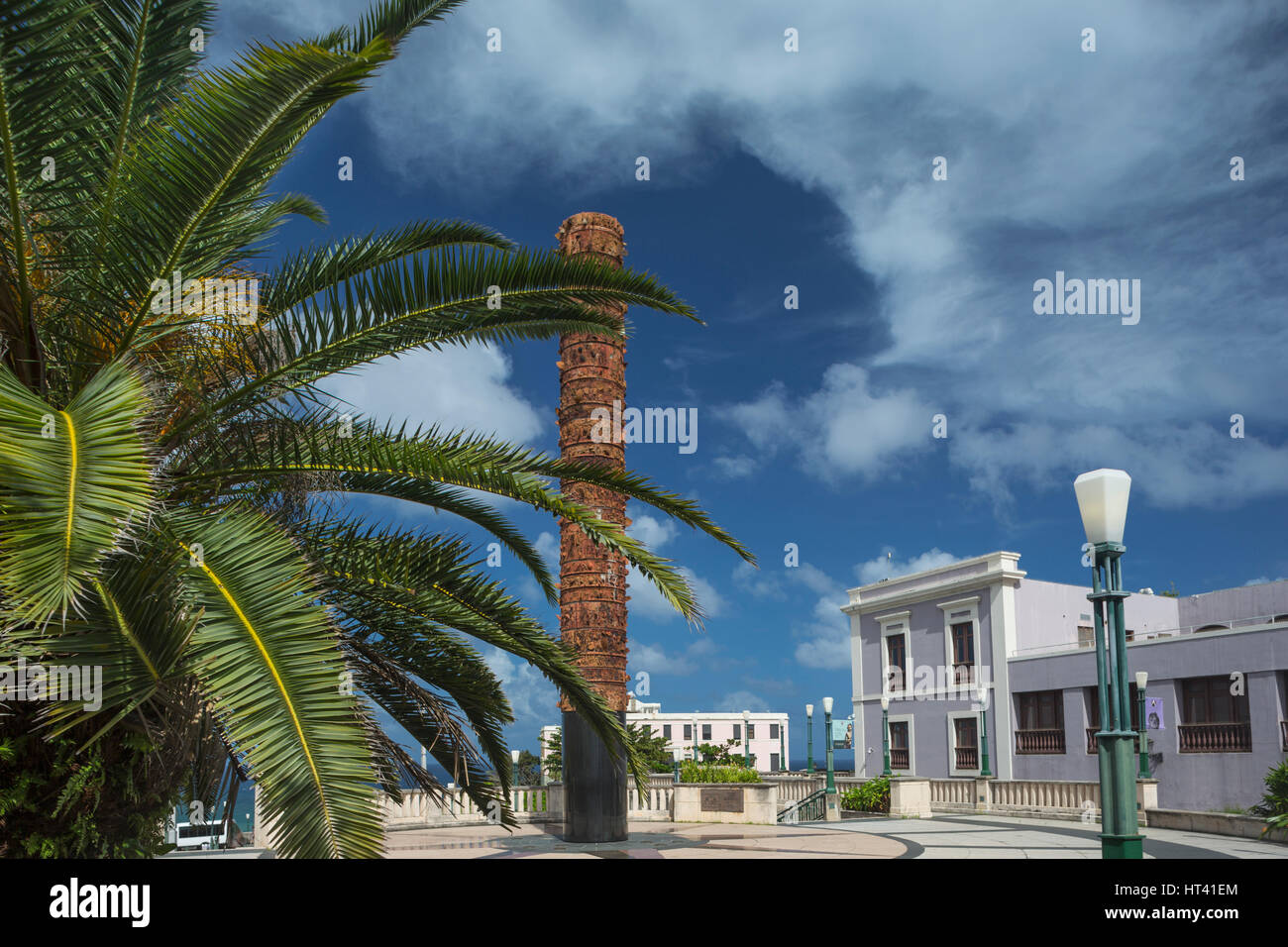 TOTEM TELURICO (©JAIME SUAREZ 1992) PLAZA DEL QUINTO CENTENARIO OLD SAN ...