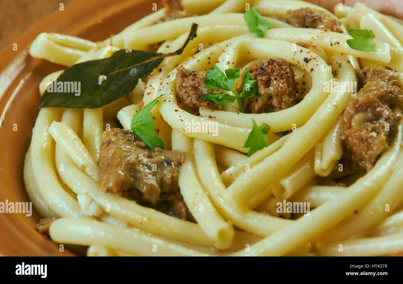 makarony po flotski - Soviet version Maccheroni with beef and spices ...
