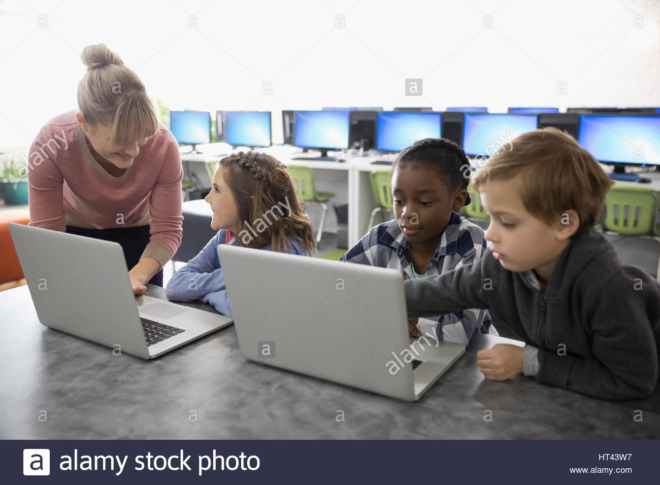 Middle school classroom laptops hi-res stock photography and images - Alamy