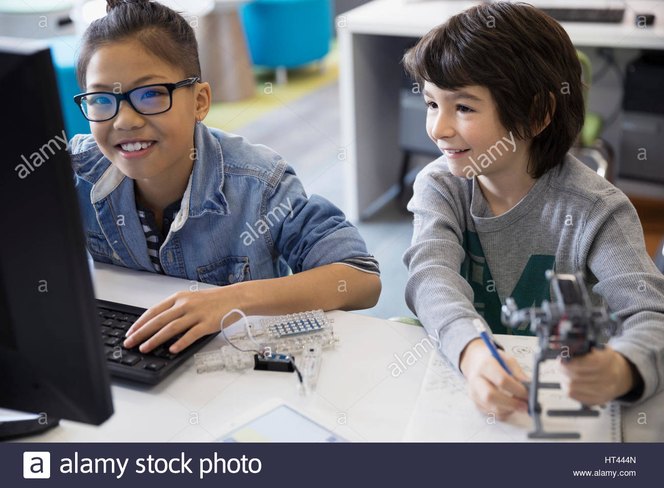High school boys science project hi-res stock photography and images ...