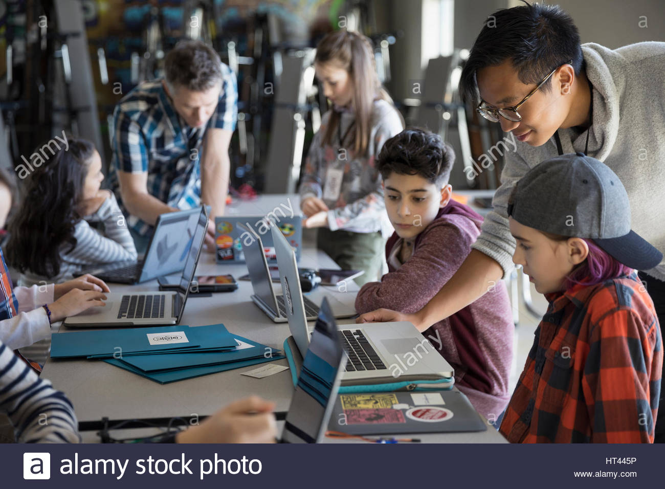 Helping programmer hi-res stock photography and images - Alamy