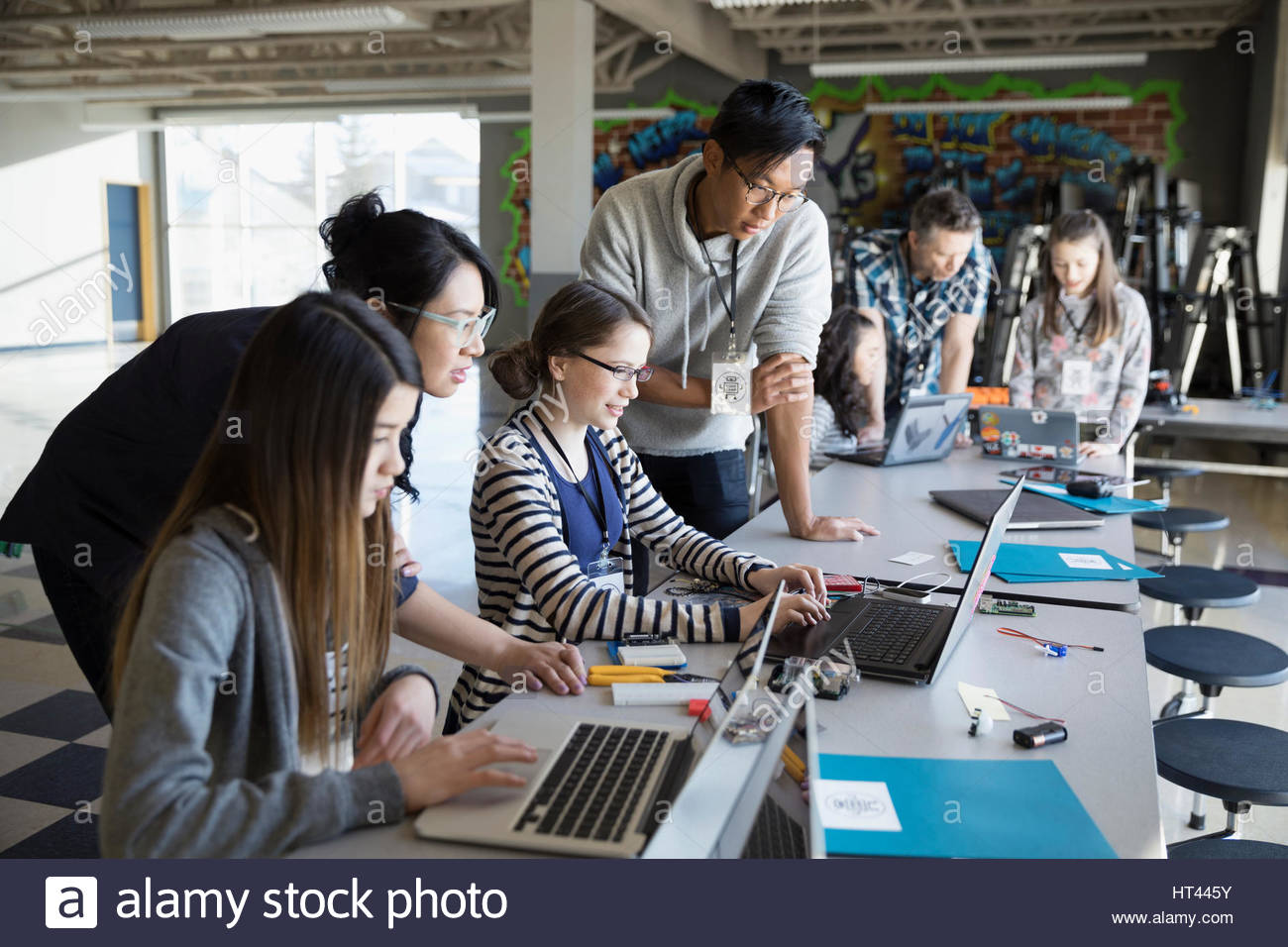 Middle school classroom laptops hi-res stock photography and images - Alamy