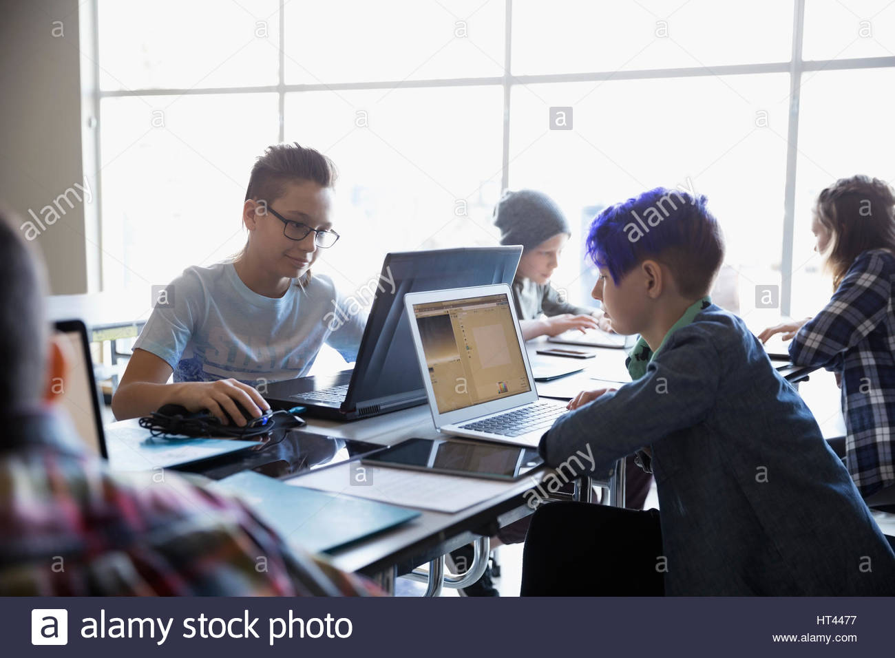 Middle school classroom laptops hi-res stock photography and images - Alamy