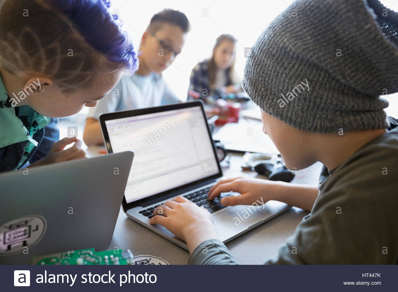 Middle school classroom laptops hi-res stock photography and images - Alamy