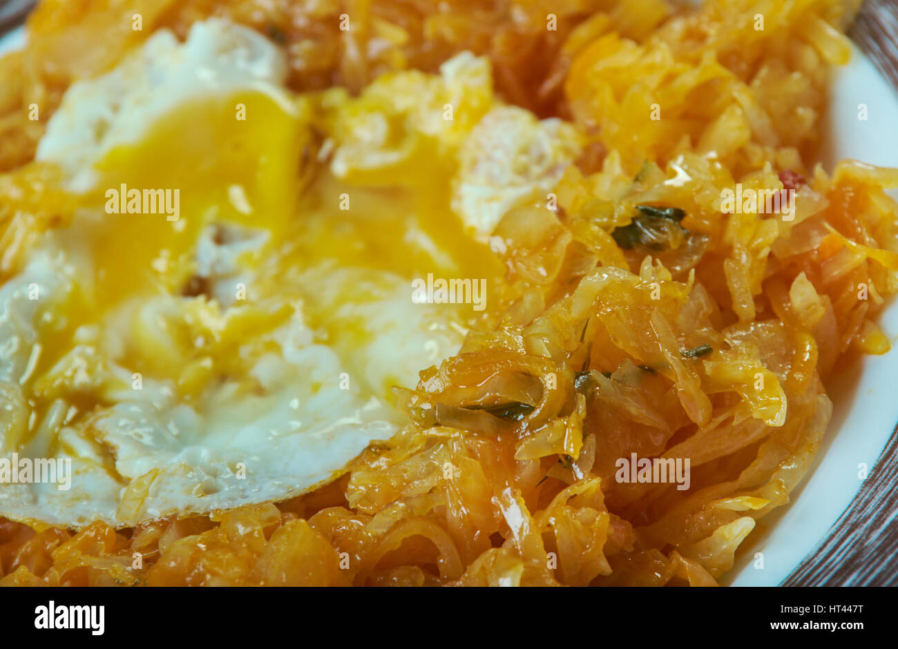 Tursu Mıhlası - Turkish dish with sauerkraut Stock Photo - Alamy