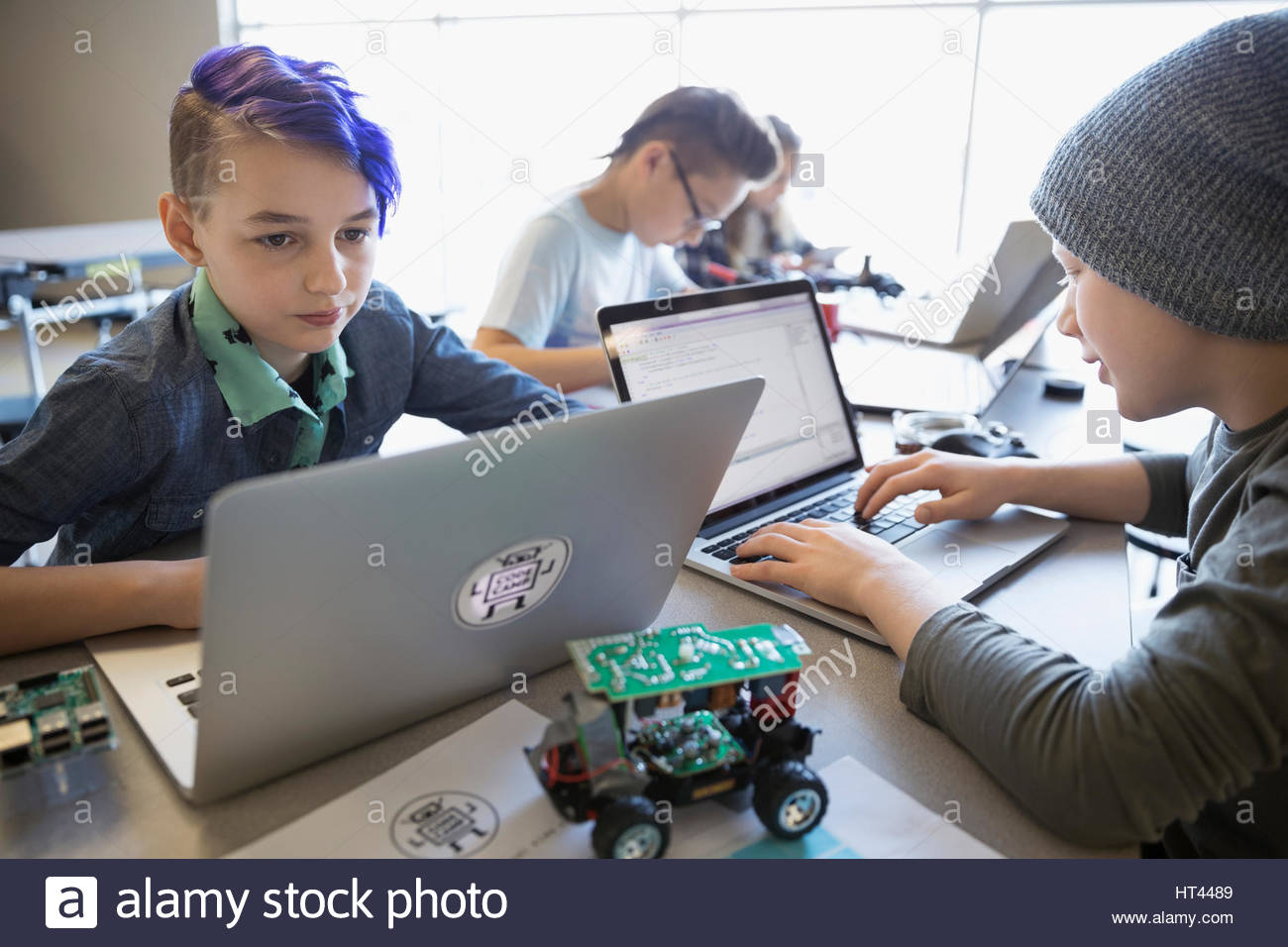 Middle school classroom laptops hi-res stock photography and images - Alamy