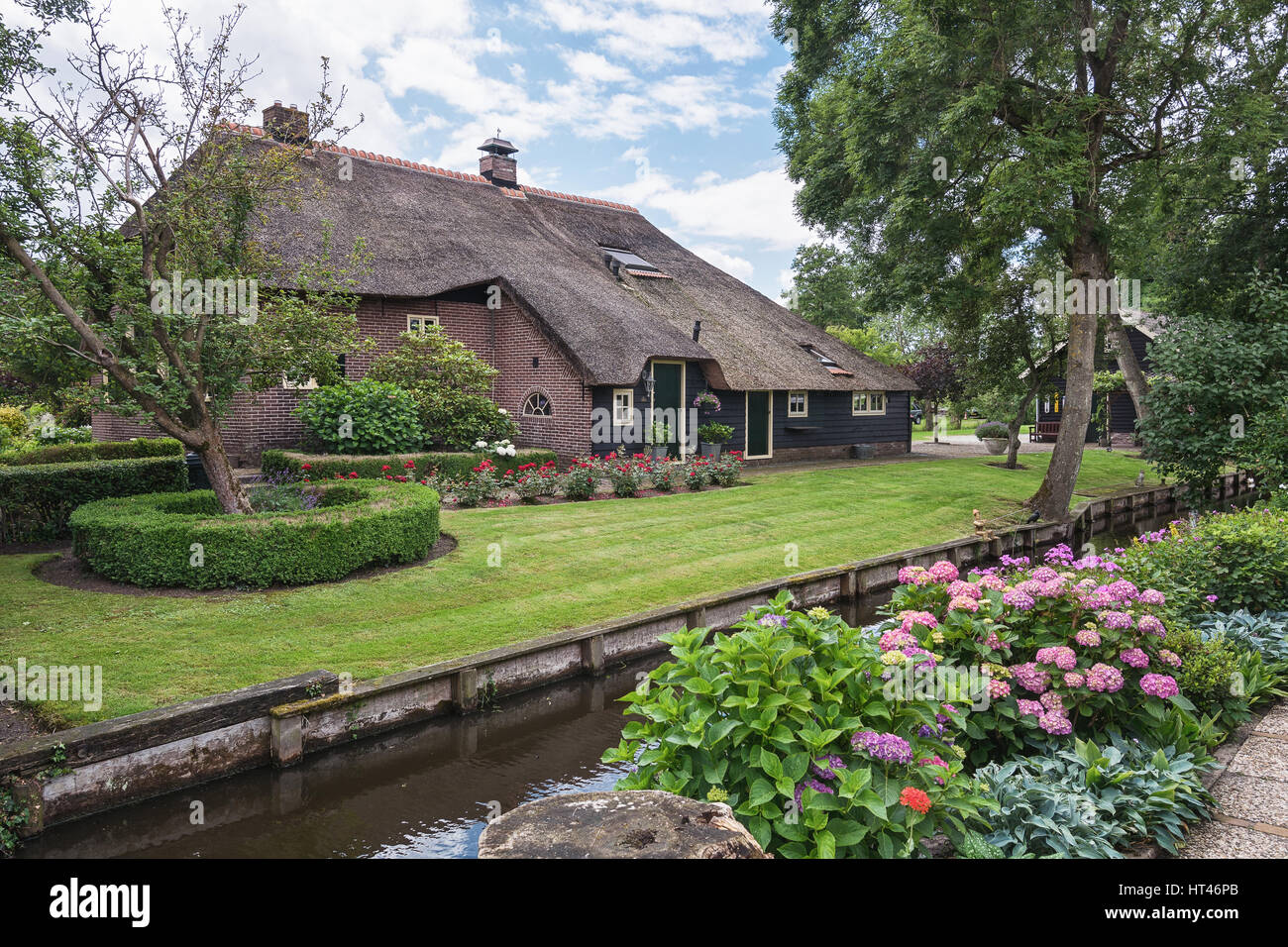 Small village giethoorn in netherlands hi-res stock photography and ...