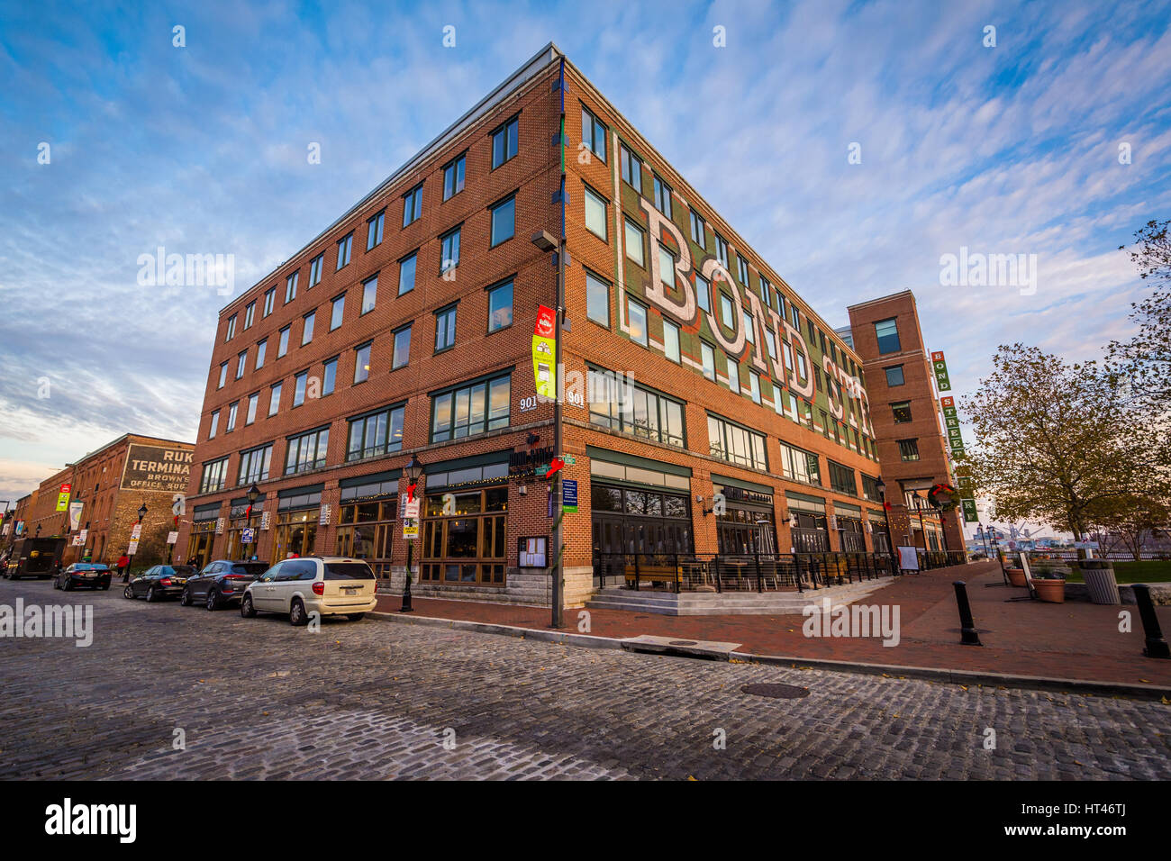 Bond Street Wharf, in Fells Point, Baltimore, Maryland Stock Photo - Alamy