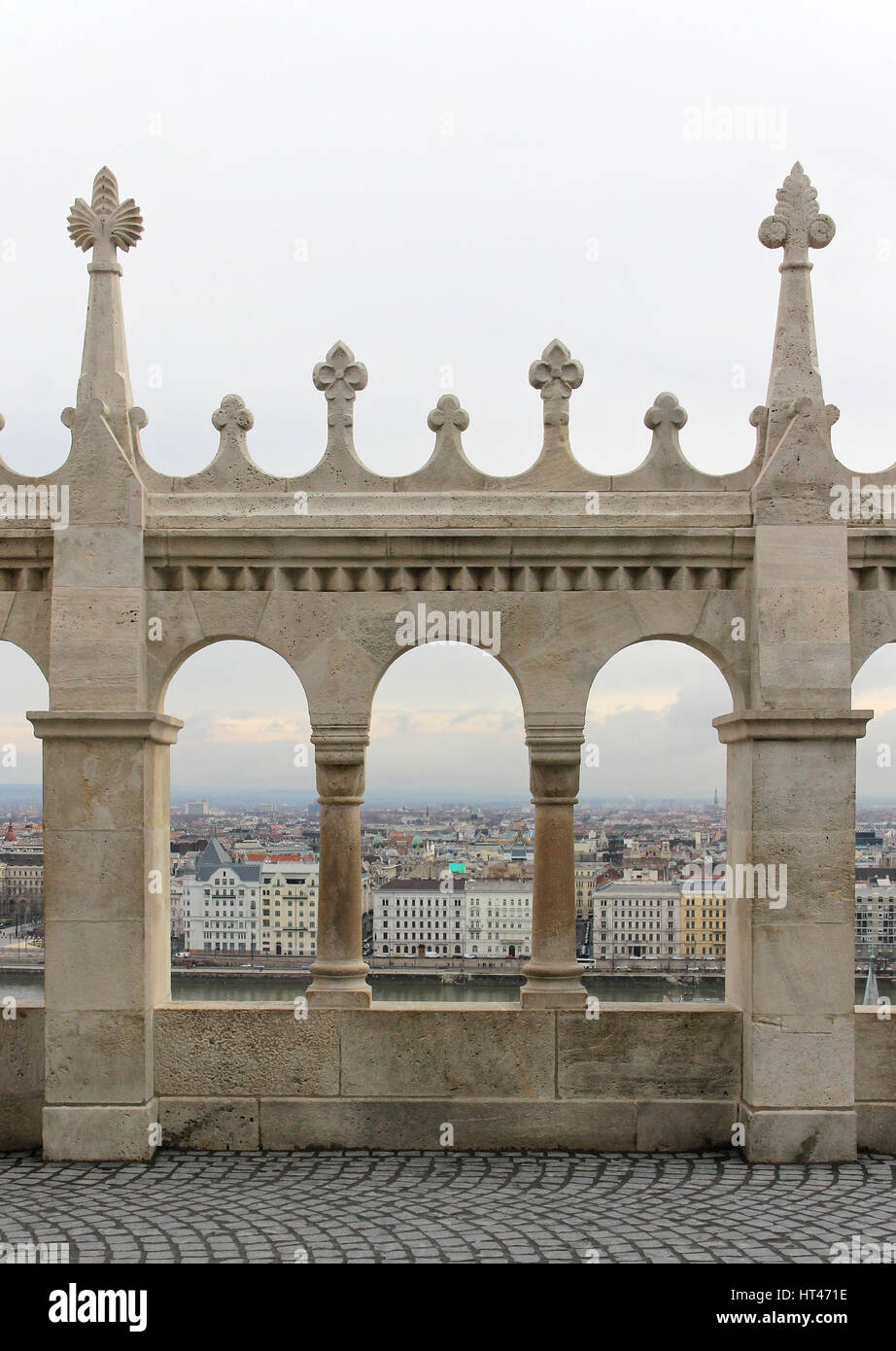 Gothic columns hi-res stock photography and images - Alamy