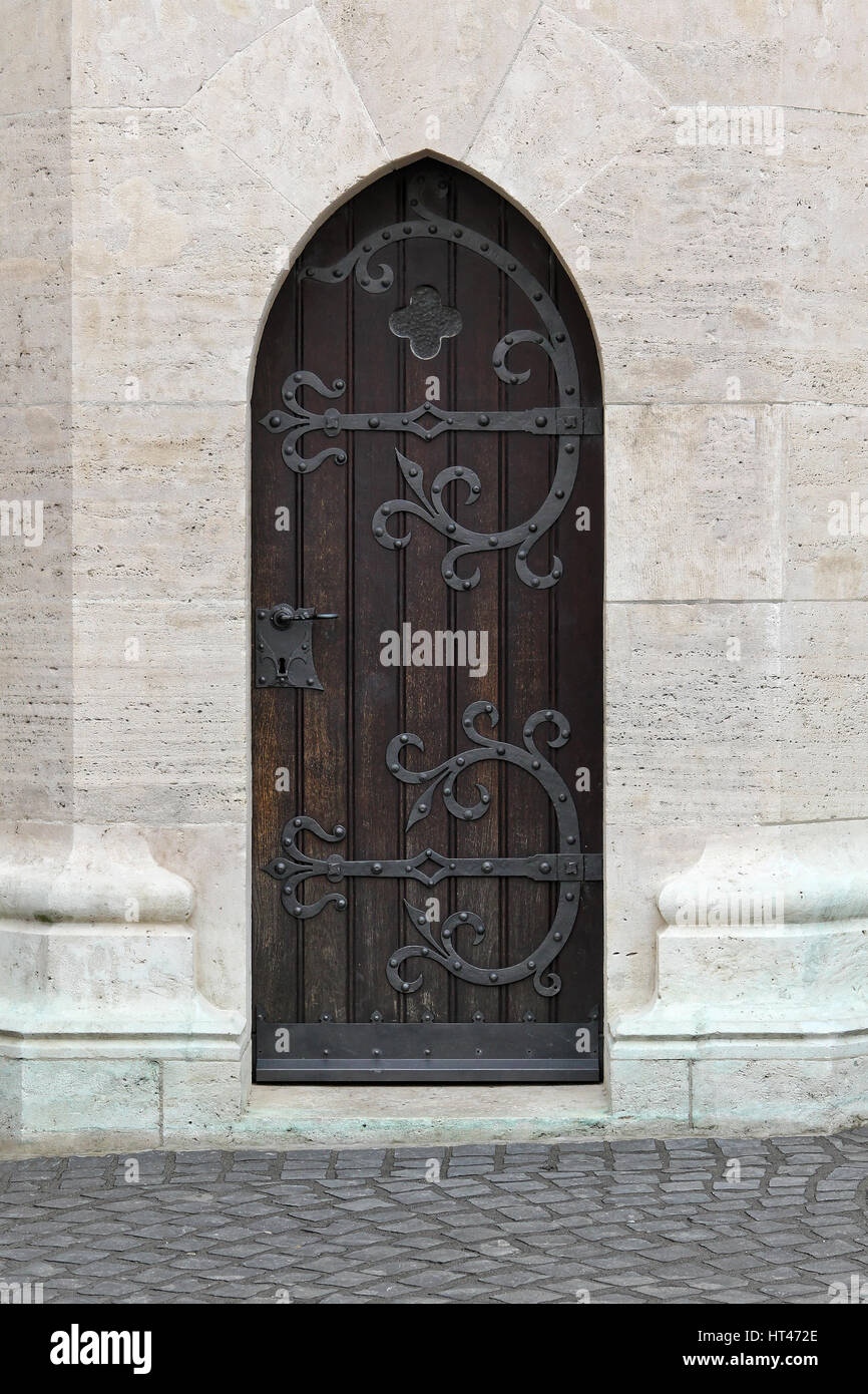 Gothic gate hi-res stock photography and images - Alamy