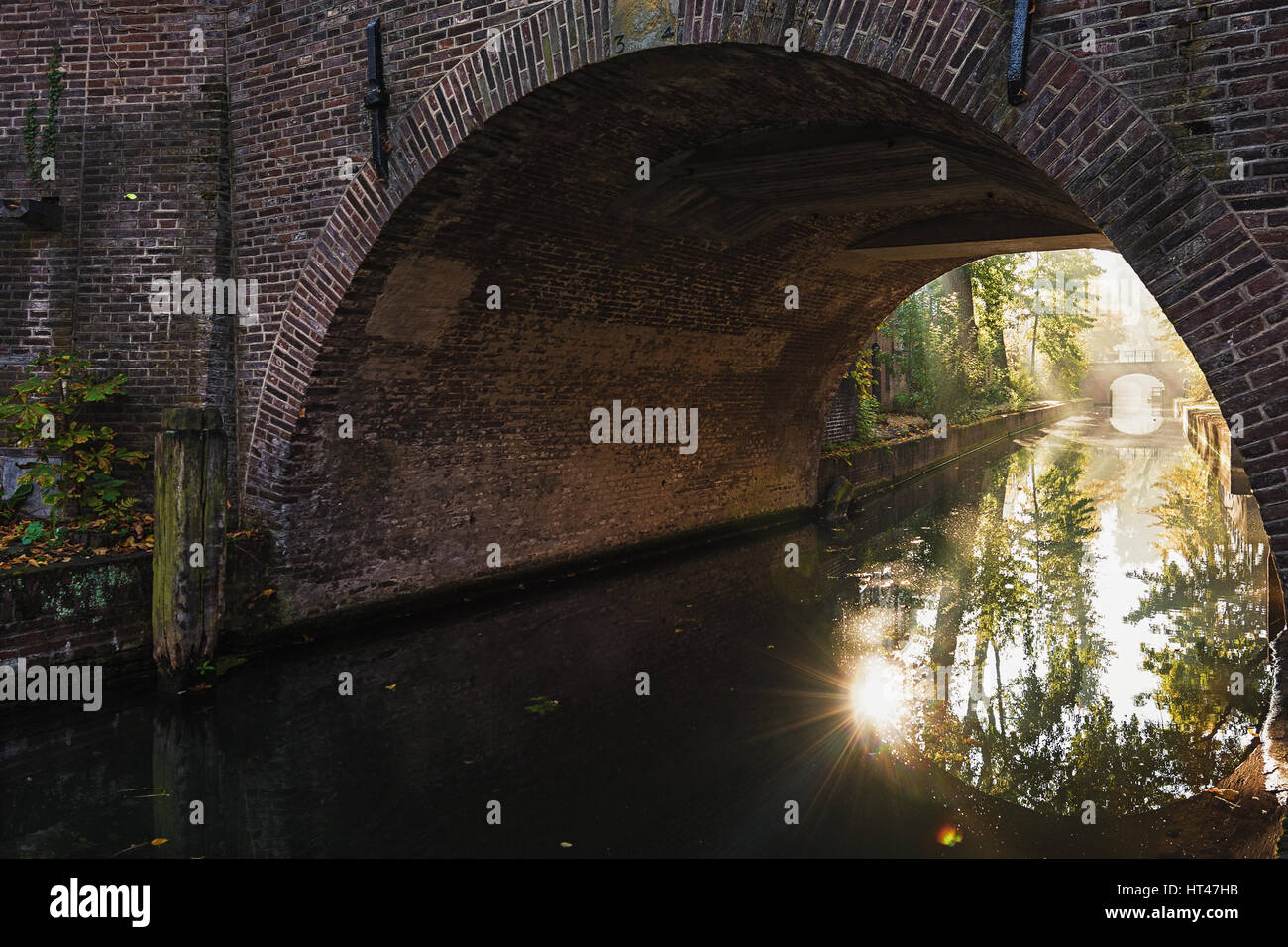 The Nieuwegracht with its arched bridges in the old town of Utrecht ...