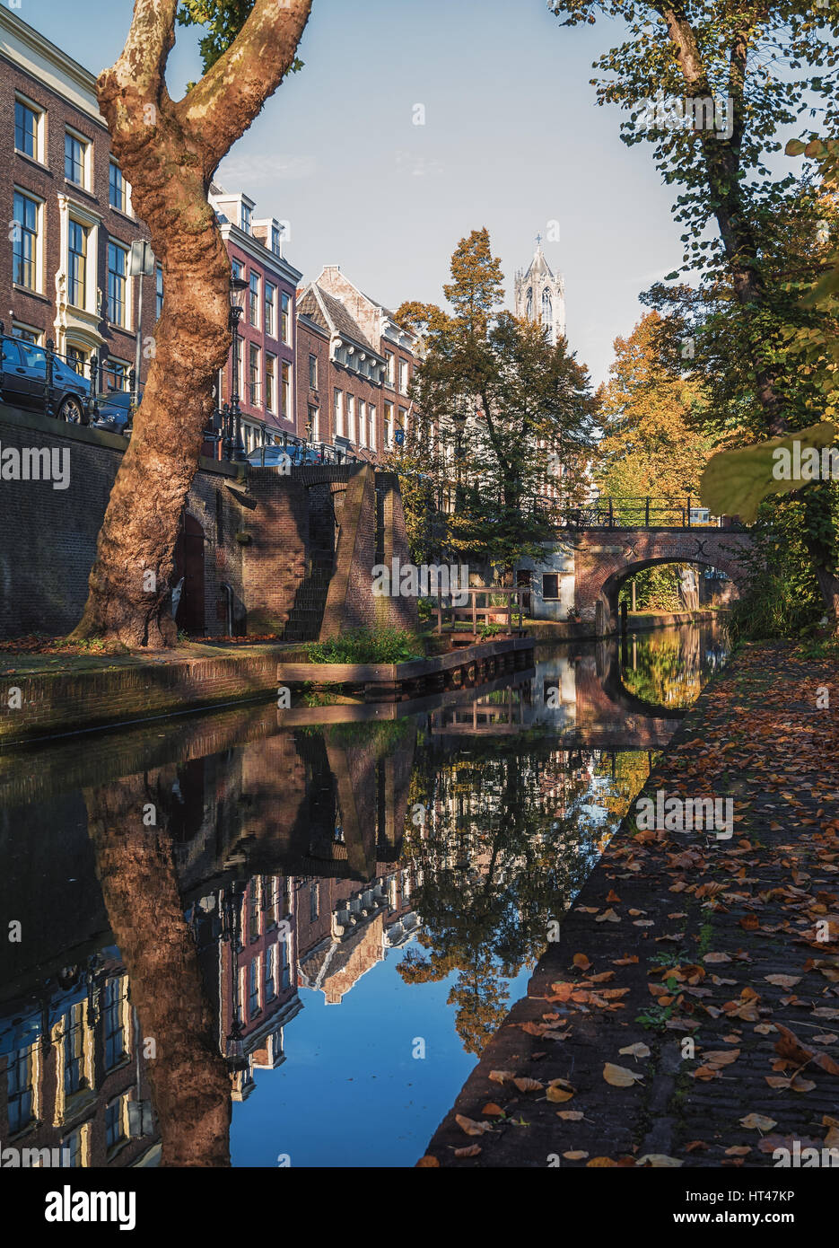 The Nieuwegracht with its arched bridges in the old town of Utrecht ...